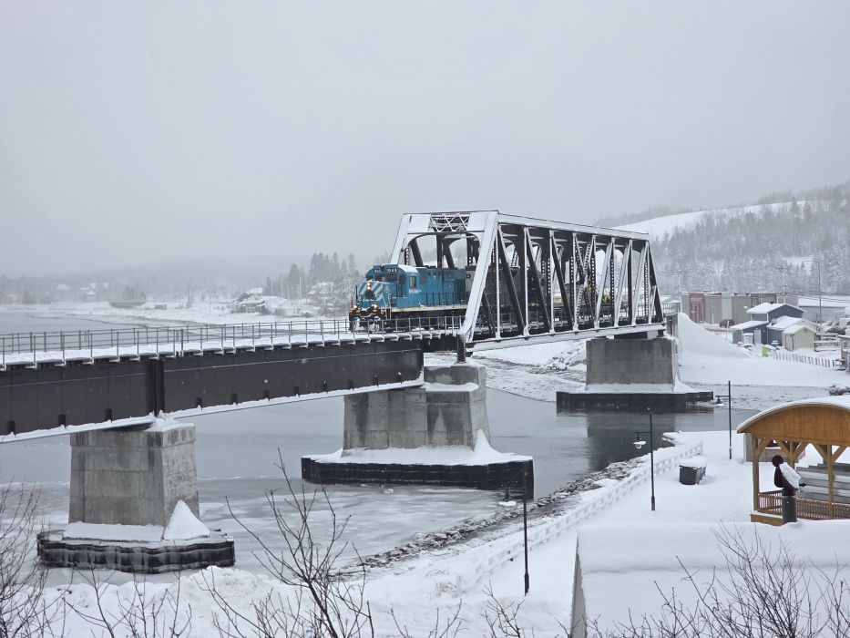 Caplan-Port-Daniel: Après 10 ans de silence, le train revient - TVA ...