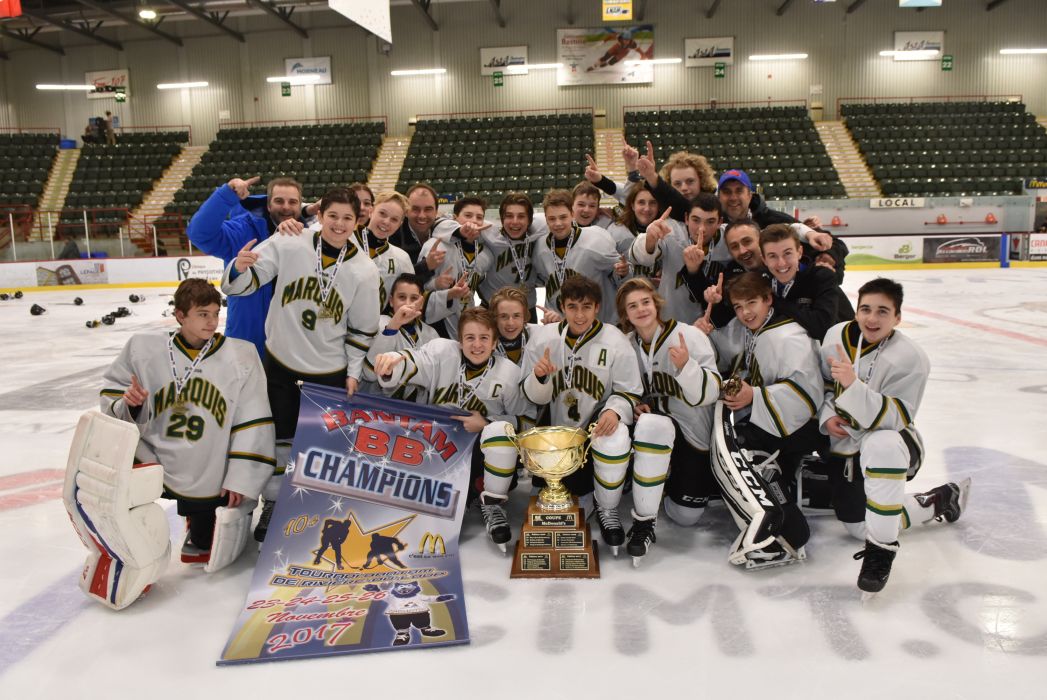 Un succès sur toute la ligne pour le Tournoi bantam de Rivière-du-Loup - TVA CIMT CHAU