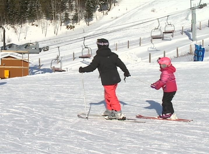 Légère hausse du prix de billet de ski à Pin Rouge - TVA CIMT CHAU