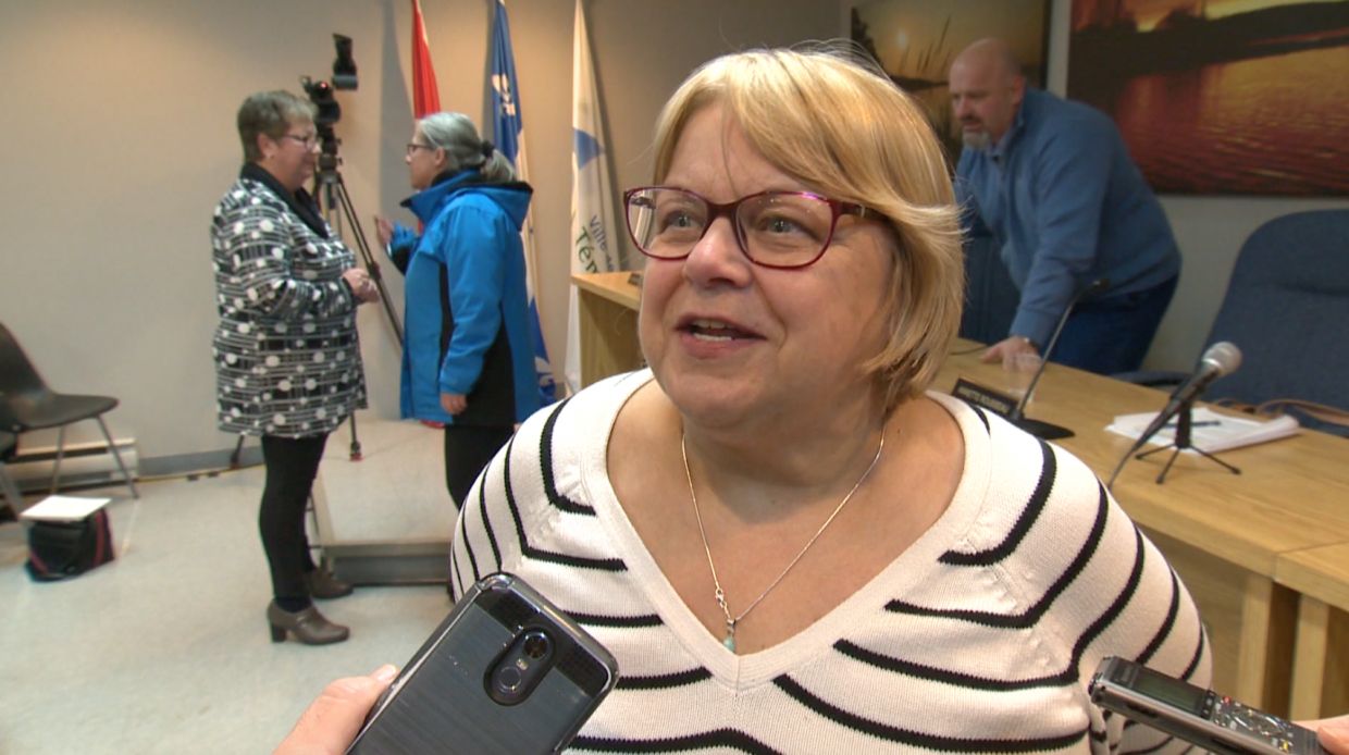 Suspension de 10 jours pour la conseillère municipale Annette Rousseau ...