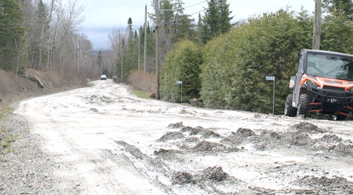 Chemin du Lac-Saint-François : des trous et de la boue, chaque ...