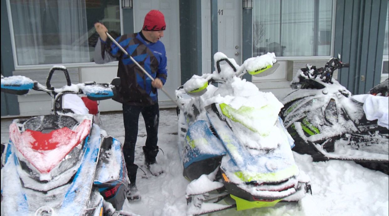 Tempête de neige: glace vive sous le tapis blanc - TVA CIMT CHAU