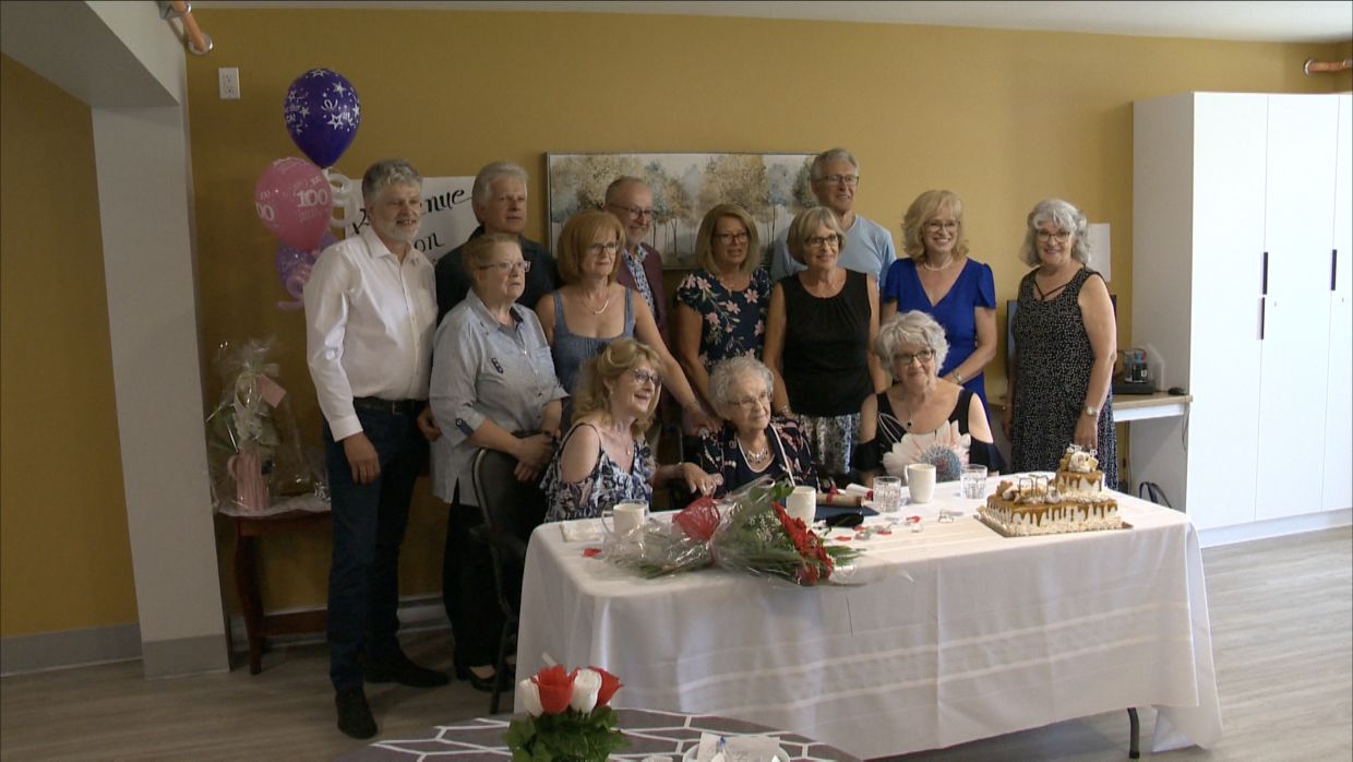 Fêter ses 100 ans en grand! - TVA CIMT CHAU