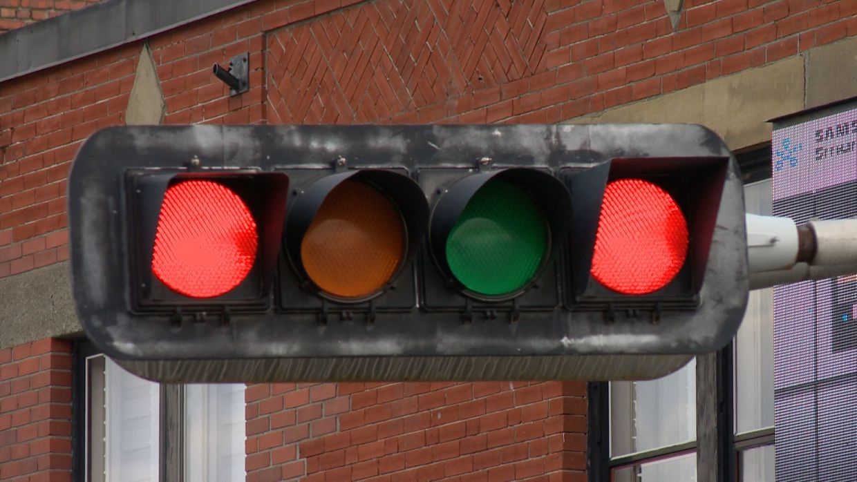 Nouveau-Brunswick : des radars-photo aux feux de circulation? - TVA ...