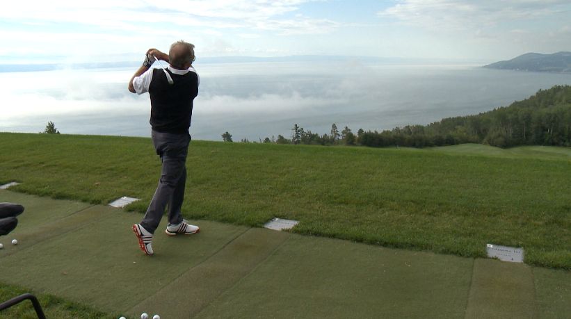 Trou d'un coup pour le golf à Carleton-sur-Mer - TVA CIMT CHAU