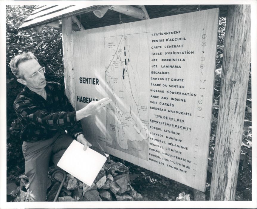 Père Louis Genest, fondateur du Centre écologique de Port-au-Saumon, s ...