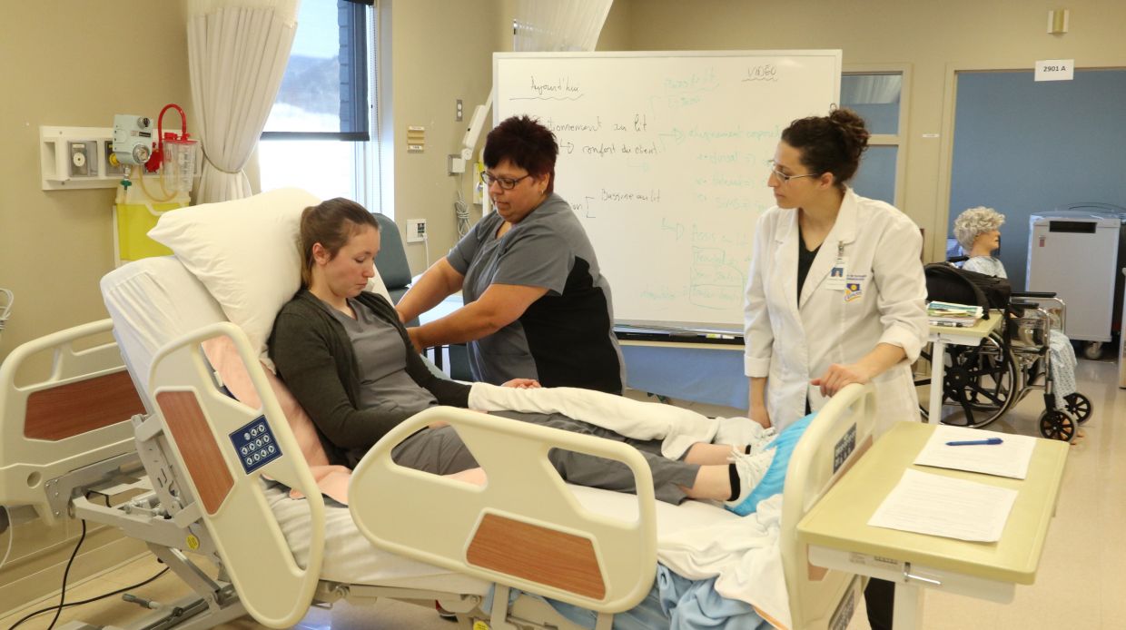 Début de la formation de préposé aux bénéficiaires en Gaspésie - TVA ...