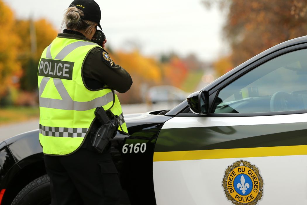 « Car surfing » : deux jeunes de 16 et 17 ans arrêtés à L'Islet - TVA ...