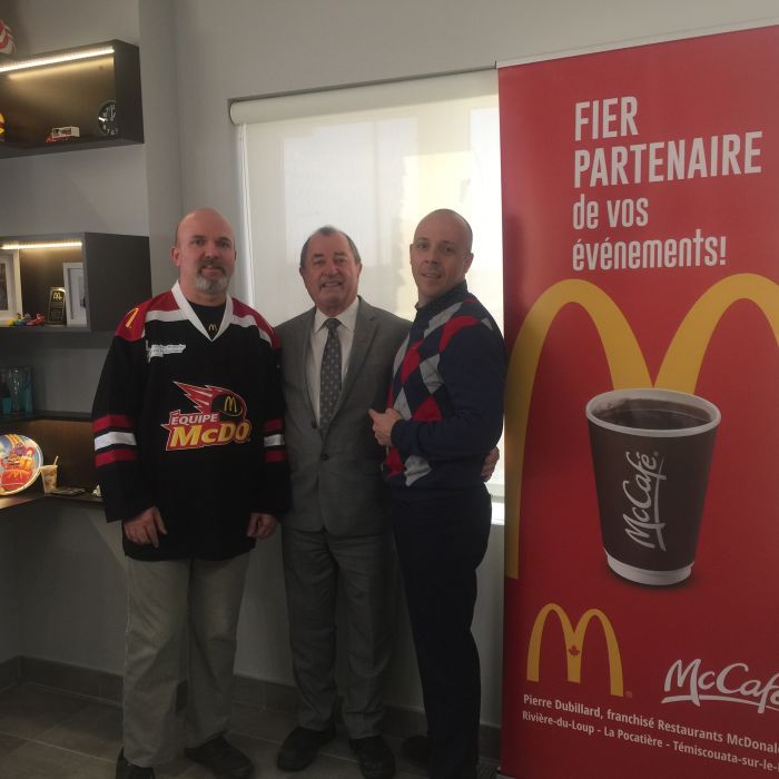 Début du 11e tournoi bantam de Rivière-du-Loup - TVA CIMT CHAU