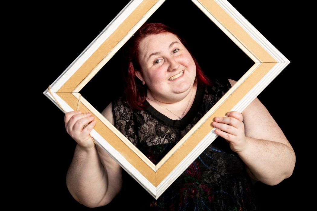 Véronique Tremblay sur la scène du cégep Garneau - TVA CIMT CHAU