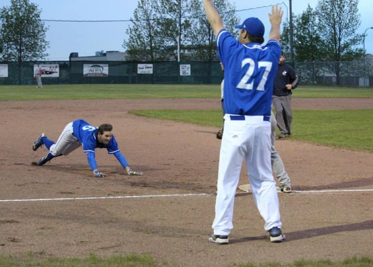 baseball Yannick Michaud Trois-Pistoles - TVA CIMT CHAU