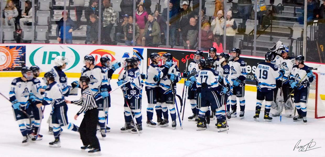 Le Blizzard est toujours parfait devant ses partisans à Edmundston - TVA CIMT CHAU
