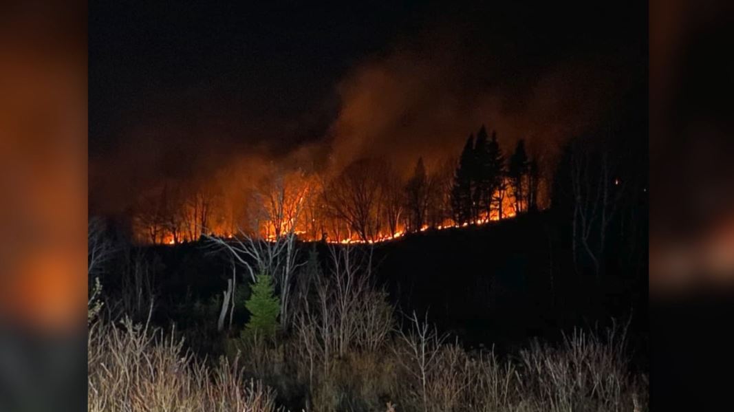 Un feu de forêt en activité dans L'Islet - TVA CIMT CHAU