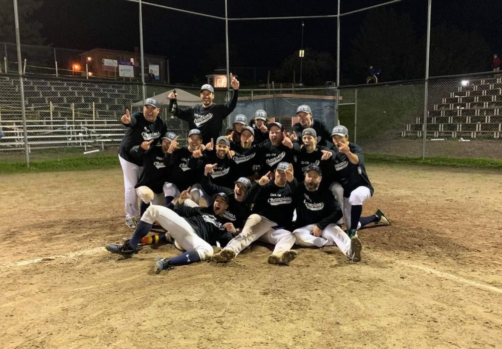 François Caron, un entraîneur passionné au baseball et au hockey - TVA ...