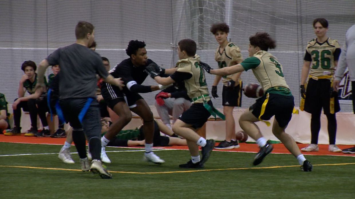 Football secondaire : Grande première pour les Guerriers de Rivière-du-Loup - TVA CIMT CHAU