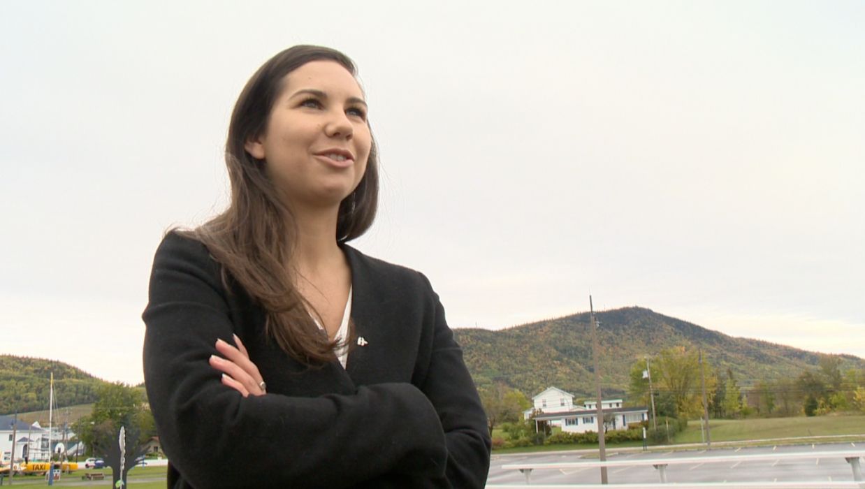 Kristina Michaud dévoile sa plateforme régionale - TVA CIMT CHAU