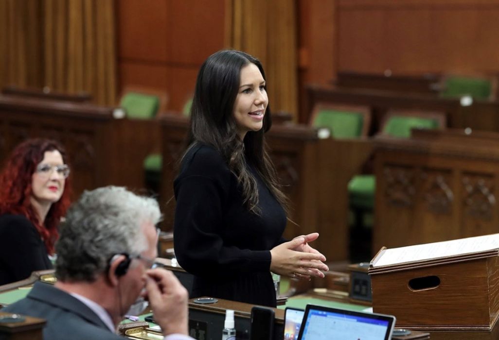 Kristina Michaud bannie de la Russie - TVA CIMT CHAU