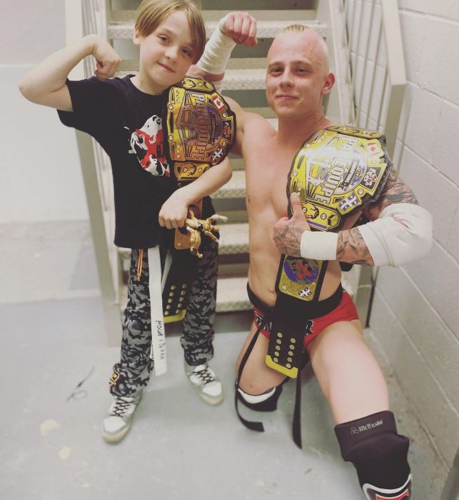 Grande étape dans la carrière du lutteur Mikey Thunder - TVA CIMT CHAU